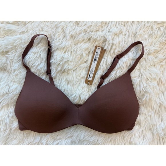 SKIMS | Intimates & Sleepwear | Skims Wireless Form Push Up Plunge Bra ...